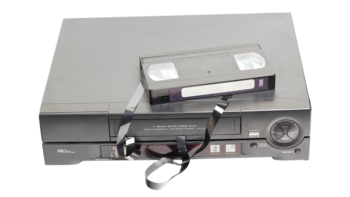 VCR vs VHS: Key Differences Explained – Heirloom